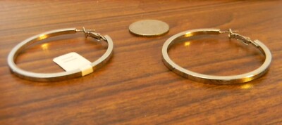 Pair of Pierced Hoop Earrings Gold-Tone Lever-back Closure - 11 | eBay