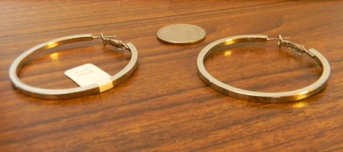 Pair of Pierced Hoop Earrings Gold-Tone Lever-back Closure - 11 | eBay