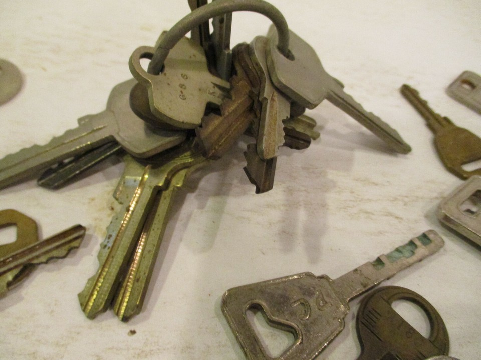 Vintage Lot Skelton Keys , Clock Keys, Cabinet Keys, Flat Keys , Car ...