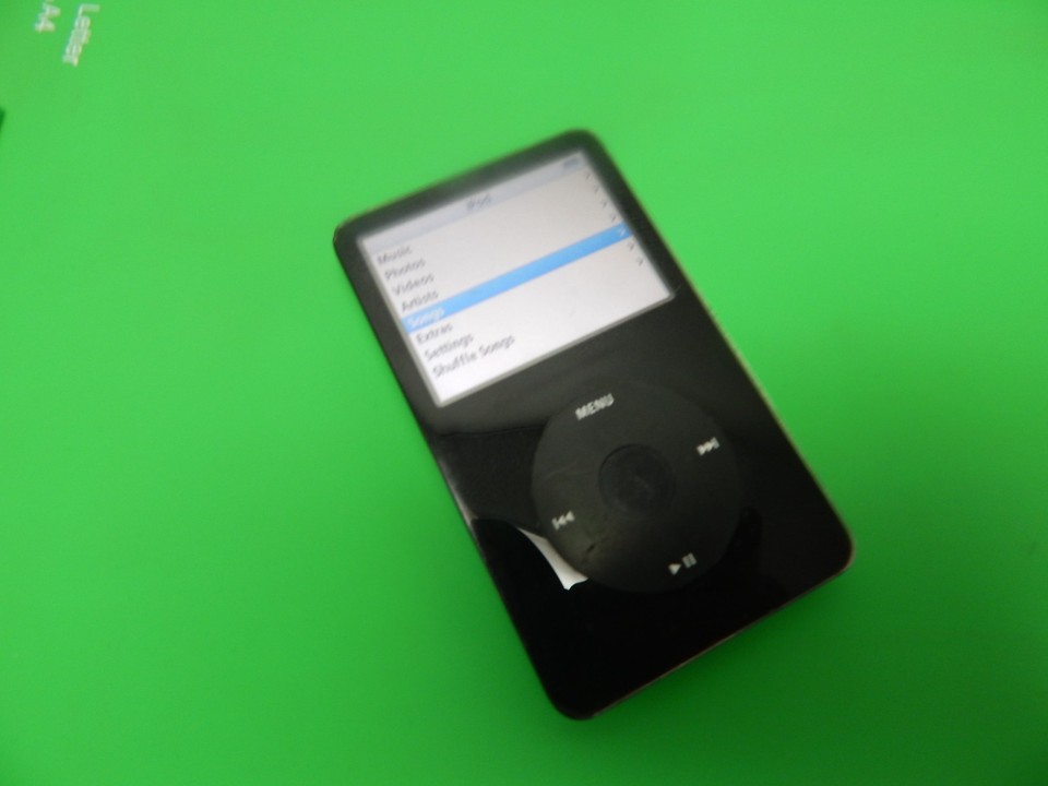 Apple iPod CLASSIC 5TH Generation A1136 (30GB) Black FREE BUNDLE ...