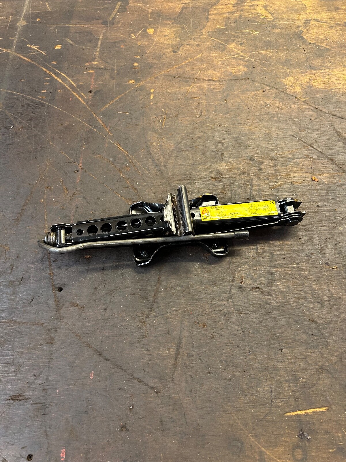 Ford Focus MK2 Scissor Jack , Ford Focus Spare Wheel Car Jack 6M51 ...