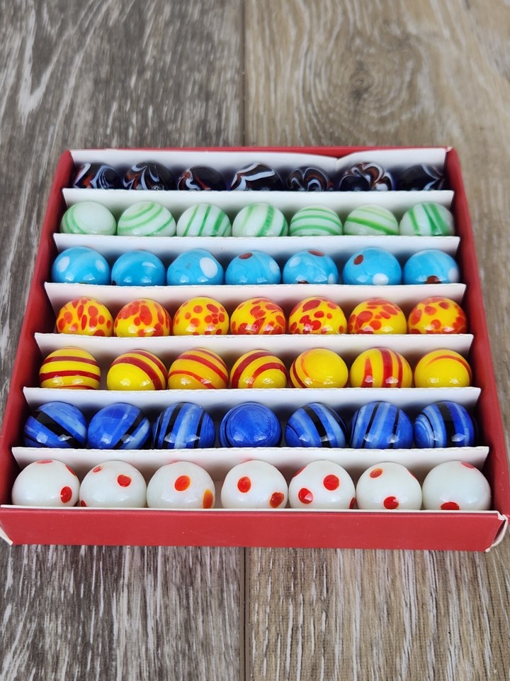 AKRO AGATES Marbles Shoot Straight Box of (49) Akro Agate Marble ...