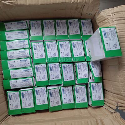 Schneider New In Box XSAV11801 XSA-V11801 Speed Switch Velocity Sensor ...