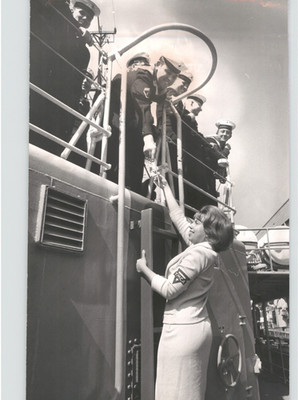 Beverly Morris Visits Crew GERMAN SHIP 'Deutschland' VINTAGE 1965 Press ...