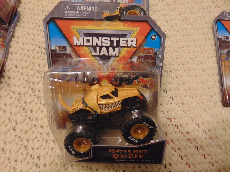 MONSTER MUTT GOLDEN SERIES 31 NEW SPIN MASTER Monster Jam TRUCK | eBay
