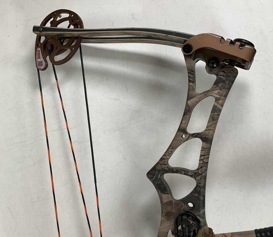 Hoyt Trykon XL (75th Anniversary) RH Camo Weight 60 lbs-70 lbs Freedom ...