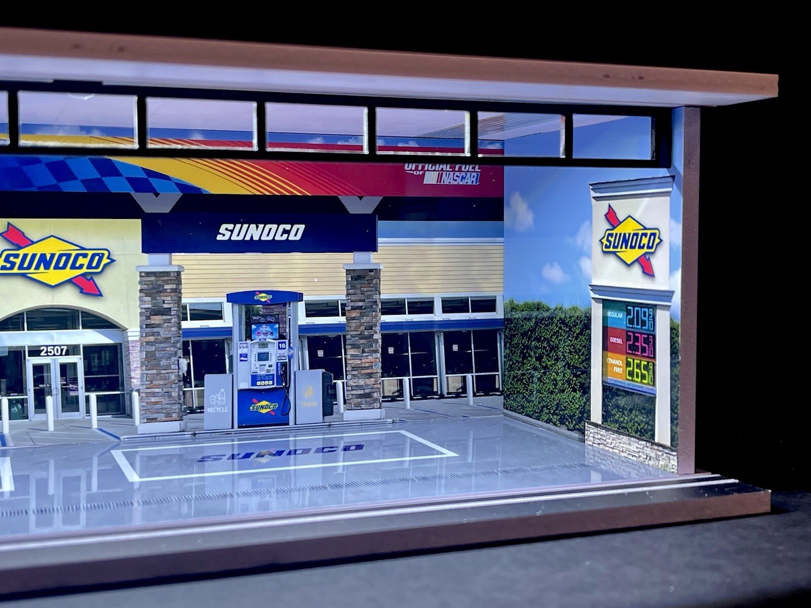Sunoco Hot WheelZ Theme 1:64 Model Garage Diorama LED Lighting! | eBay