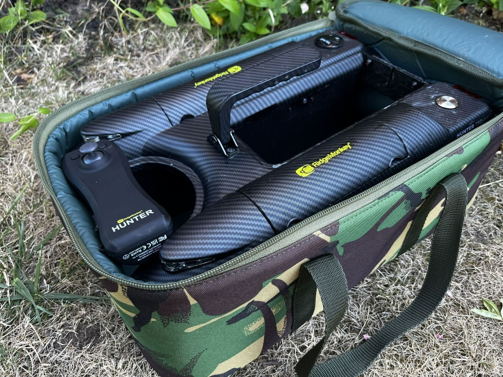 Cotswold Aquarius Compact Bait Boat Bag Woodland Camo Fishing Luggage ...