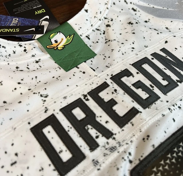 Nike Oregon Ducks Limited Egg Shell Football Jersey Size XL Mens DH4475 ...