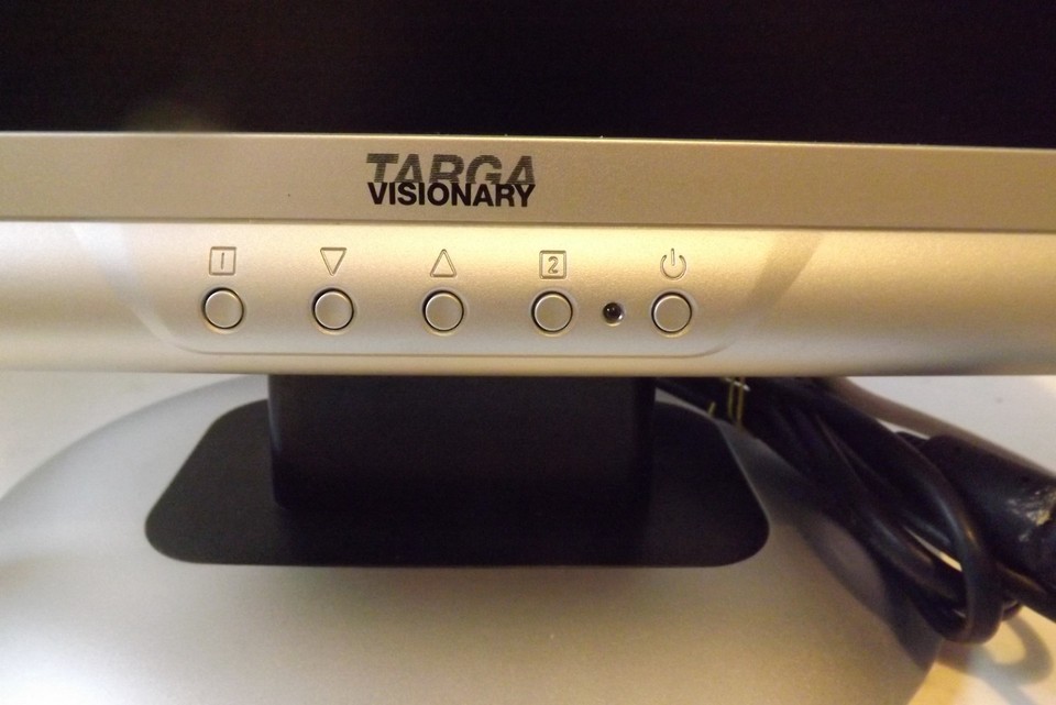 19"PC MONITOR-Used-Working-TARGA Visionary LCD-Collect.Basildon Essex ...