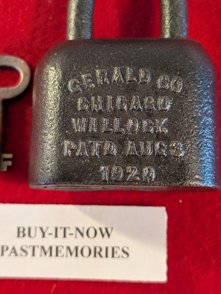 "GERALD co" 1920 CHICAGO CAST IRON PADLOCK w/ KEY, ANTIQUE VINTAGE LOCK ...