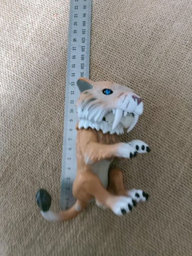 WOWEE FINGERLINGS UNTAMED SILVERTOOTH SABRE TOOTH TIGER FUN INTERACTIVE ...