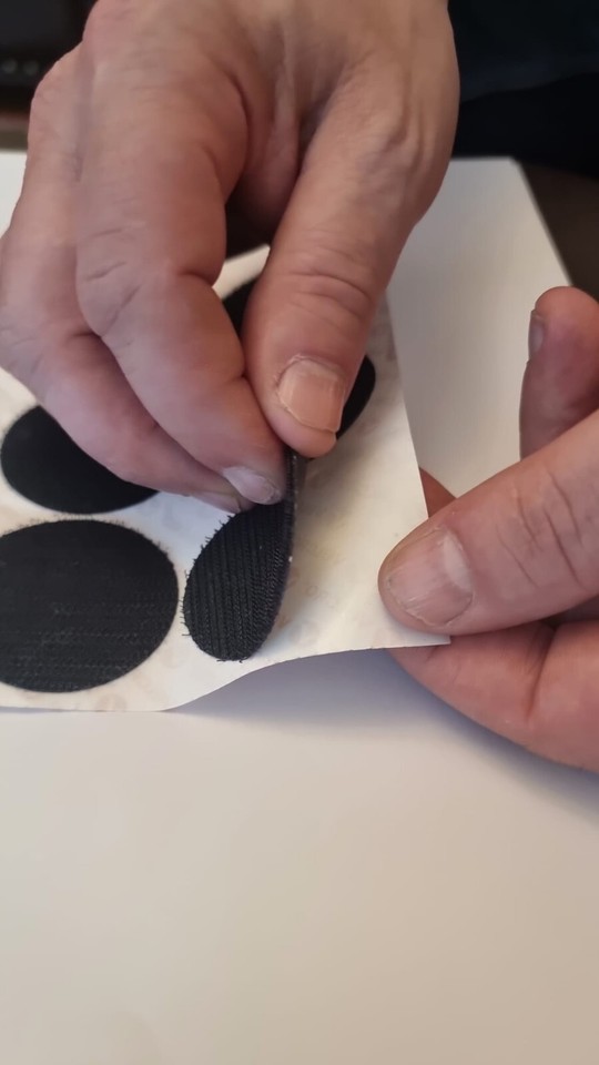 VELCRO® Sticky Pads Hook & Loop Circles & Rounded Squares 30–55mm Black ...