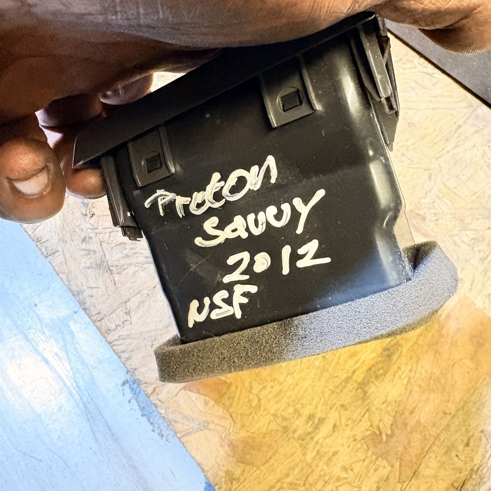 PROTON SAVVY 2012 PASSENGER FRONT LEFT DASH DASHBOARD AIR VENT | eBay