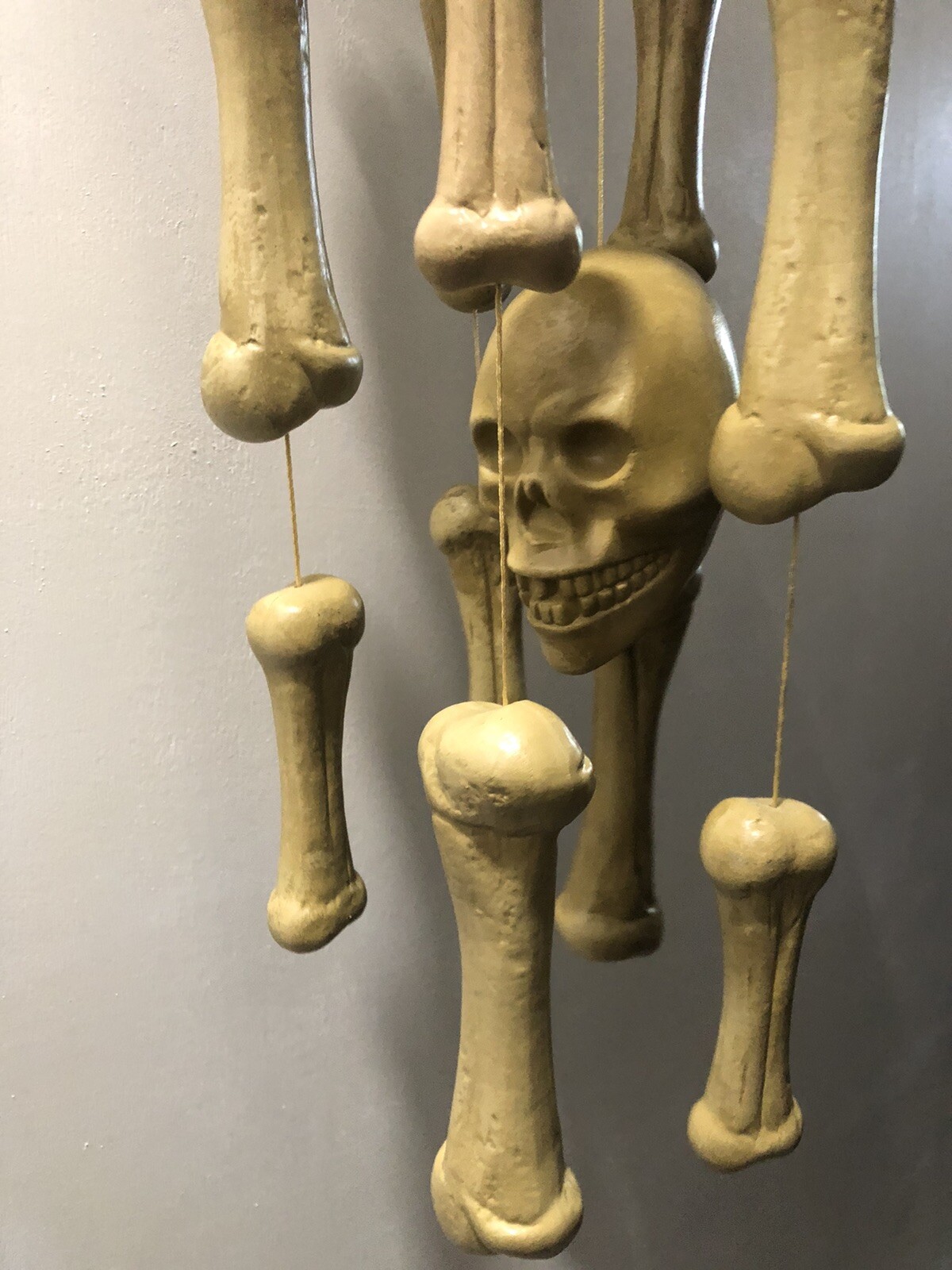 Gemmy Halloween Animated Rattling Skull Skeleton Bones Wind Chime See ...