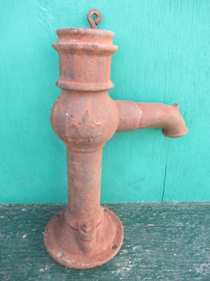 Antique Cast Iron Hand WATER PUMP Has Old Finish 18" high MAPLE LEAF ...