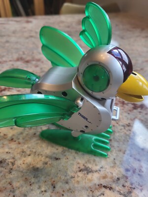 Chirpy-chi Interactive Pet Bird Hasbro Tiger Electronics Works Robot ...
