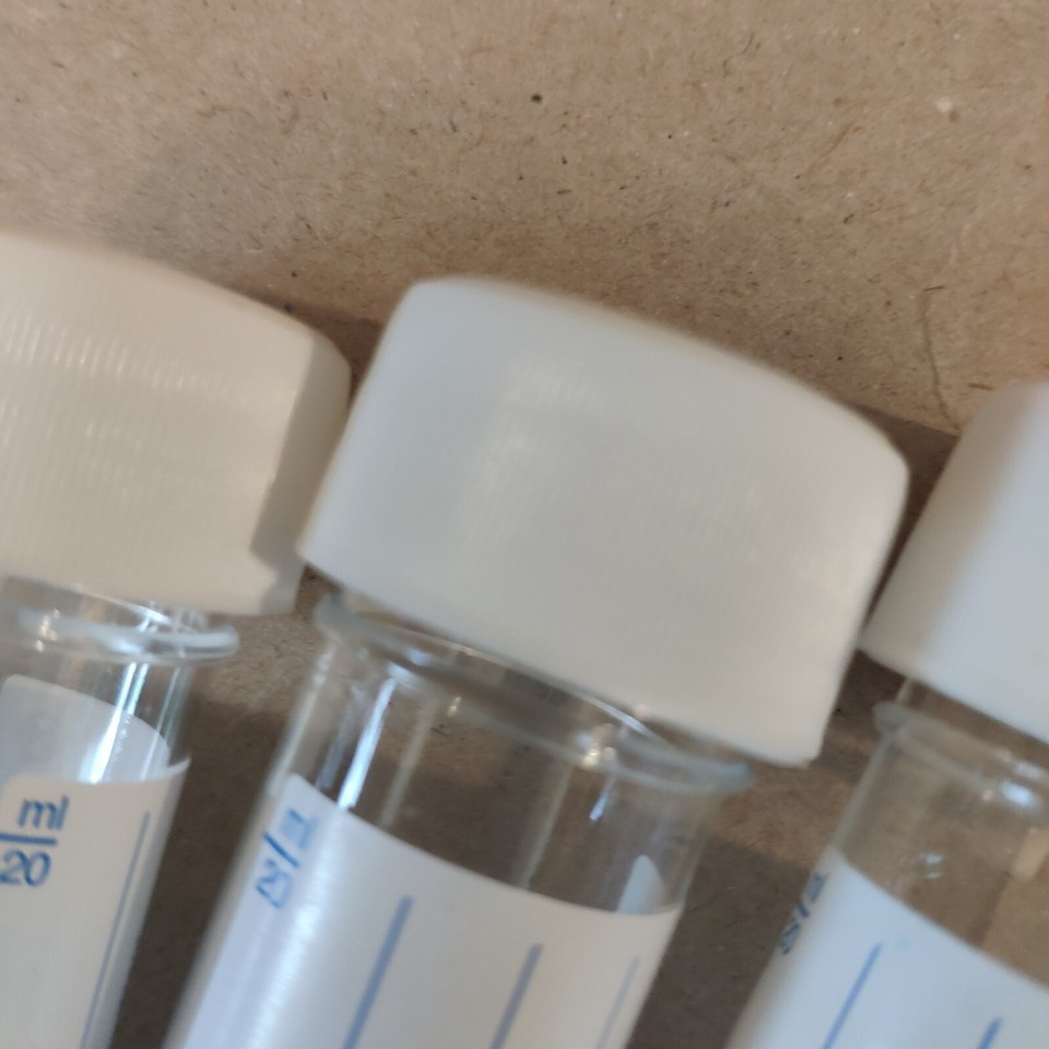 Urine Sample Bottles 3 Pack 30ml NHS Cert Wee Sample Pots Clear Plastic ...