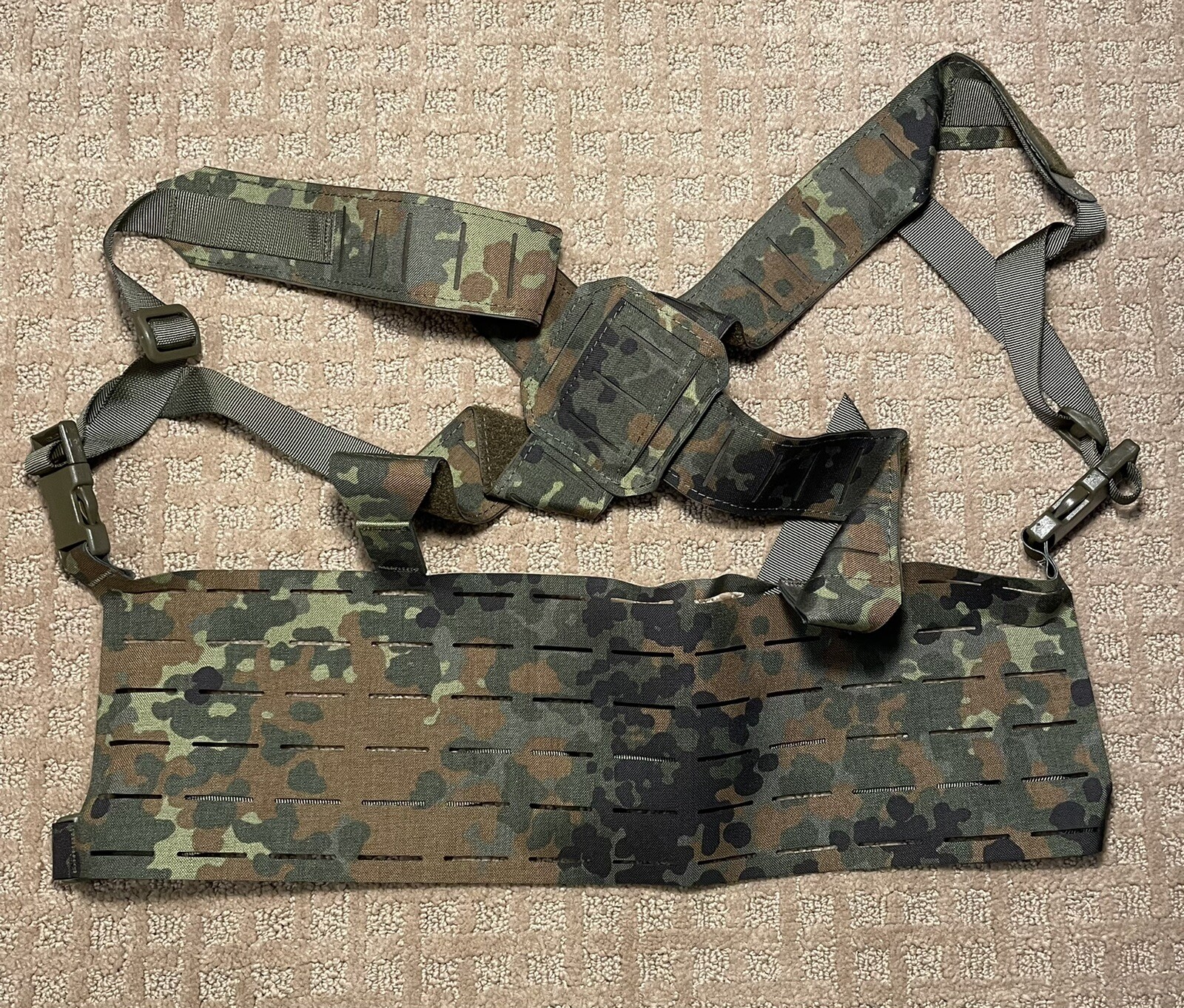 RARE German Bundeswehr KSK Flecktarn Laser Cut MOLLE Chest Rig Like ...