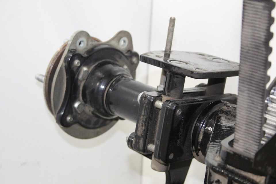 2009-2023 Harley Davidson Freewheeler Tri Glide Rear Axle End Assembly ...