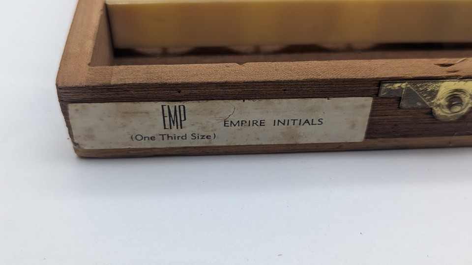 Kingsley EMPIRE INITIAL Machine Co Letter Type Set Hot Foil WITH TYPE ...