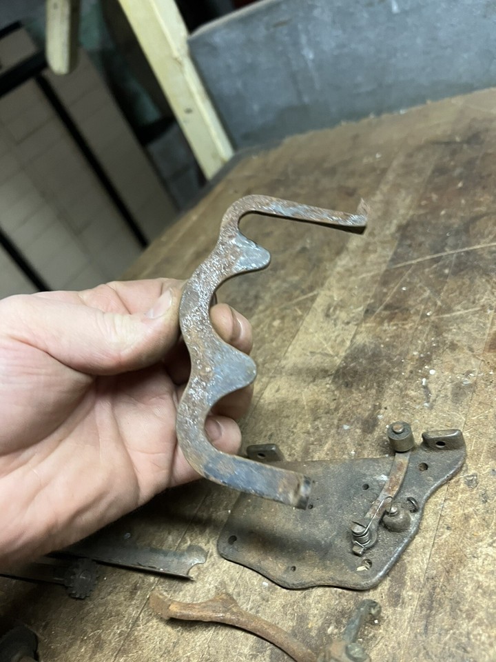 Old RCA Victor Victrola Phonograph Talking Machine Spring Barrel Motor ...