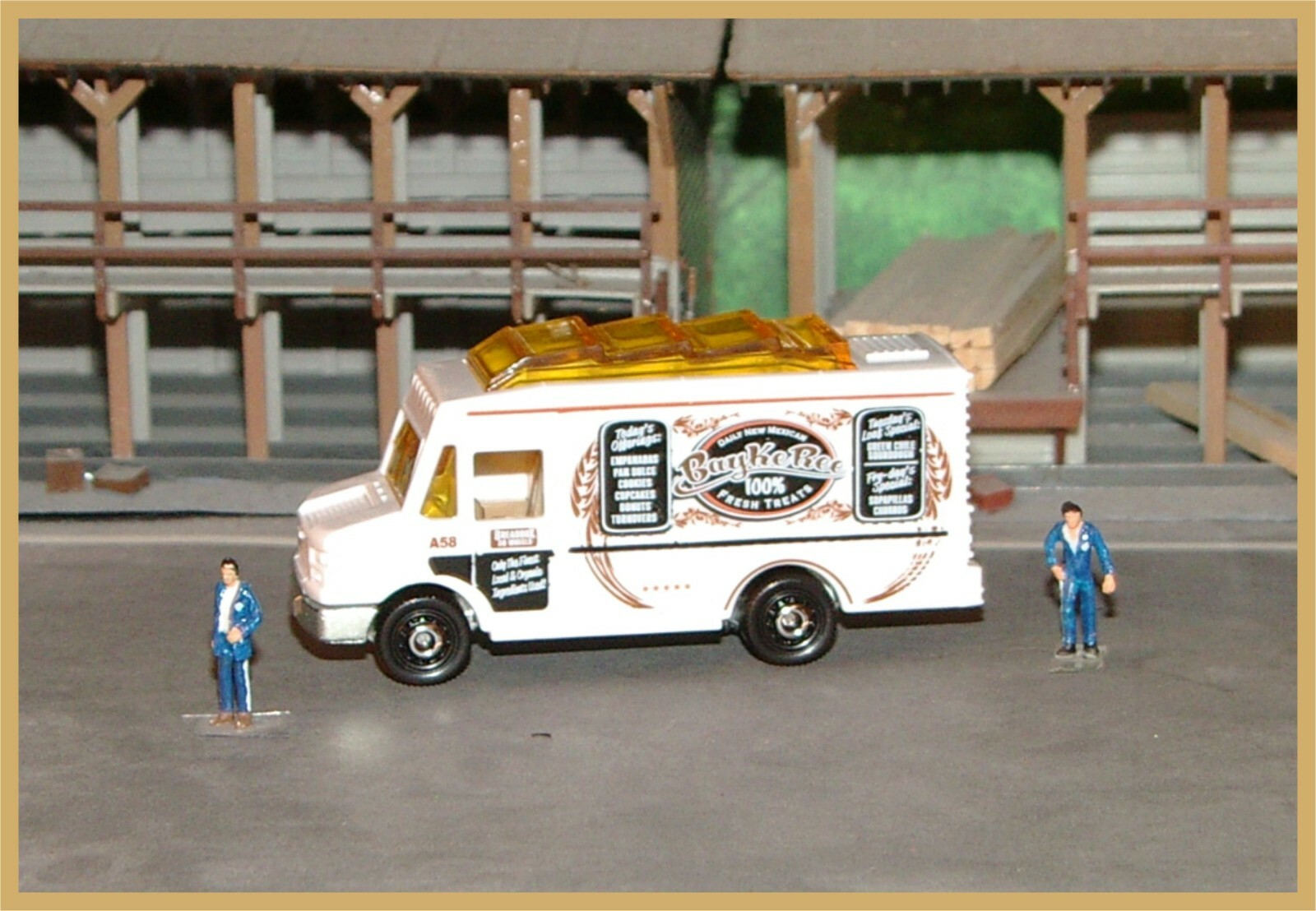 Matchbox: HO Scale _ Food Truck / Chow Mobile II _ Bayke Ree / Bread ...