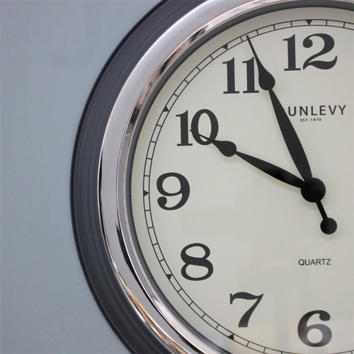 Round Retro Wall Clock Indoor Home Bedroom Display Time Analogue Clocks ...