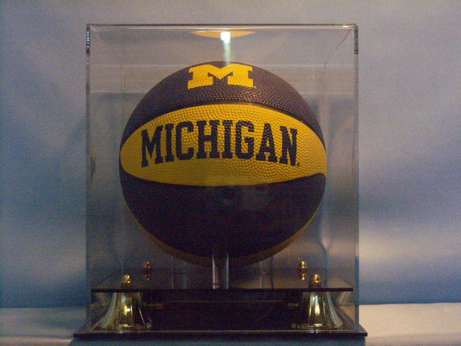 Mini basketball display case sports memorabilia black base NBA NCAA | eBay