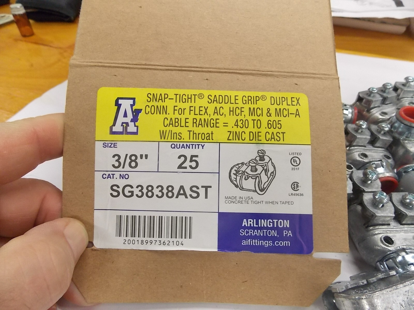 Lot of 10 New Arlington SG3838AST 3/8" Snap-Tight Duplex Connectors C6 ...