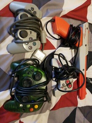 video game controller lot/Nintendo/Sega Xbox/Playstation/zapper ...