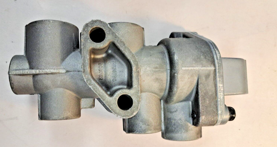 BENDIX 065706 TRACTOR PROTECTION VALVE TP-3DC | eBay