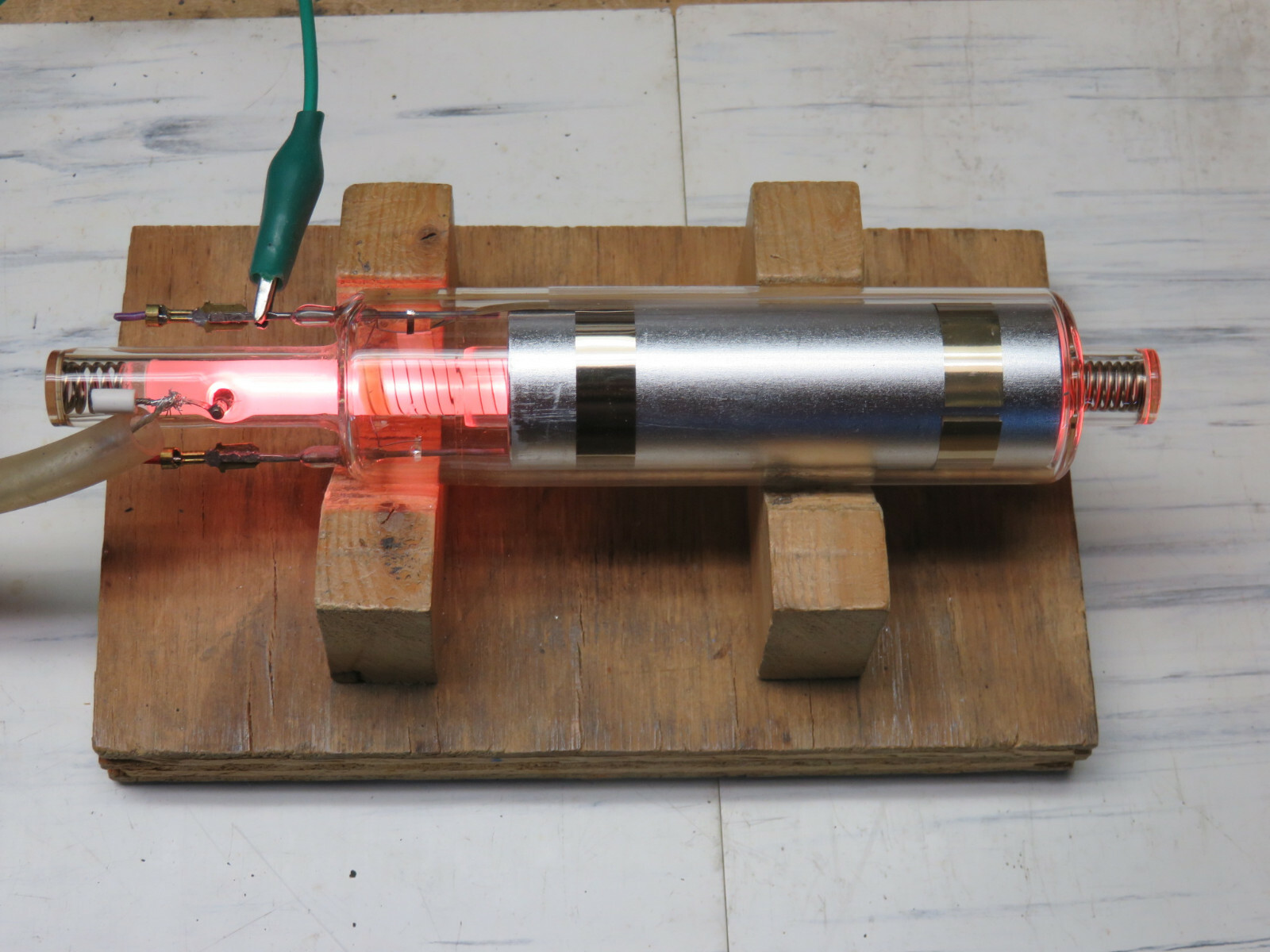 HP/Agilent 5517/5501B/N1211A HeNe Laser Tube in Magnet/Frame Zeeman ...