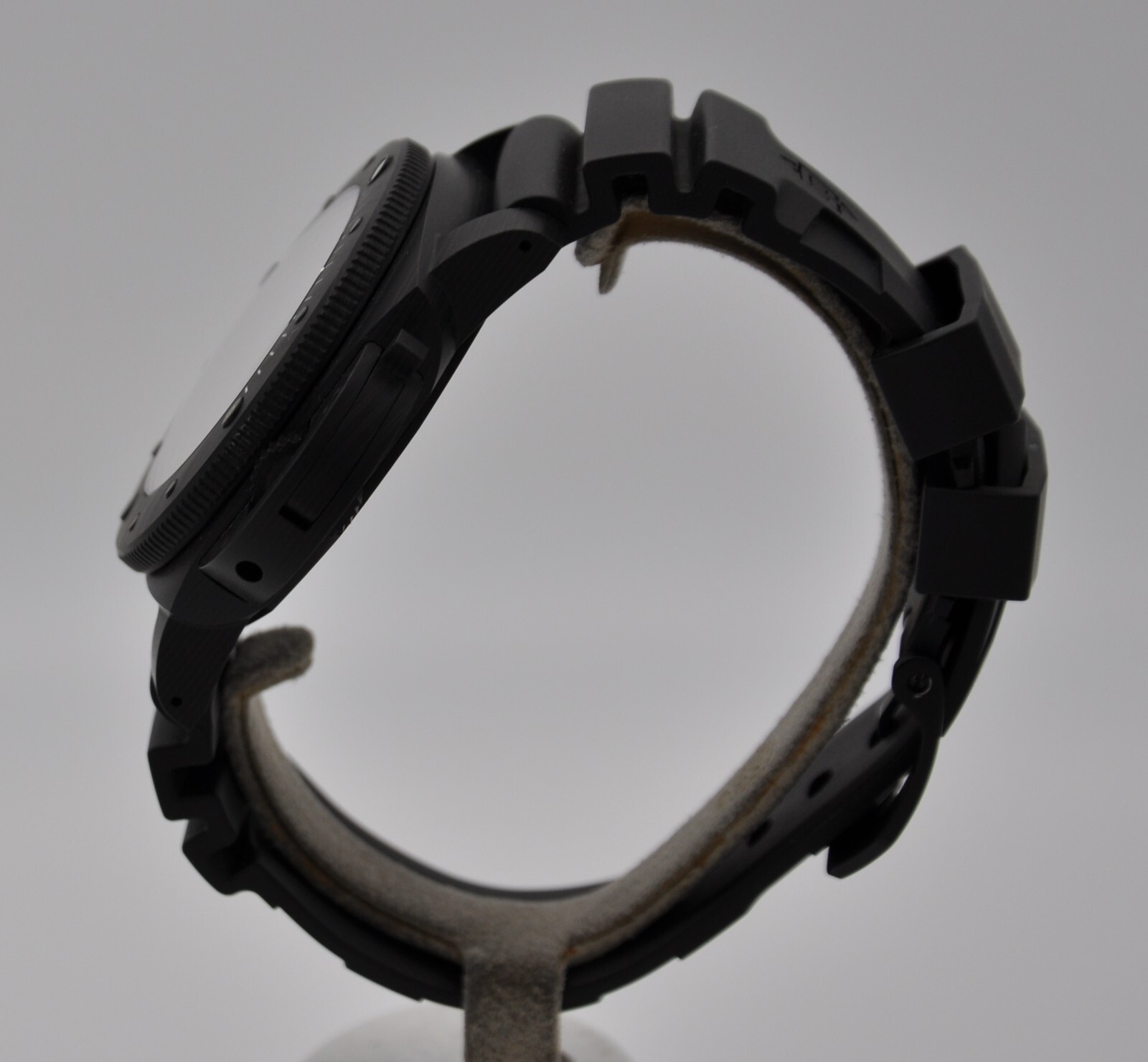 Panerai Submersible Luna Rossa Carbotech Americas Cup PAM01039 47mm ...