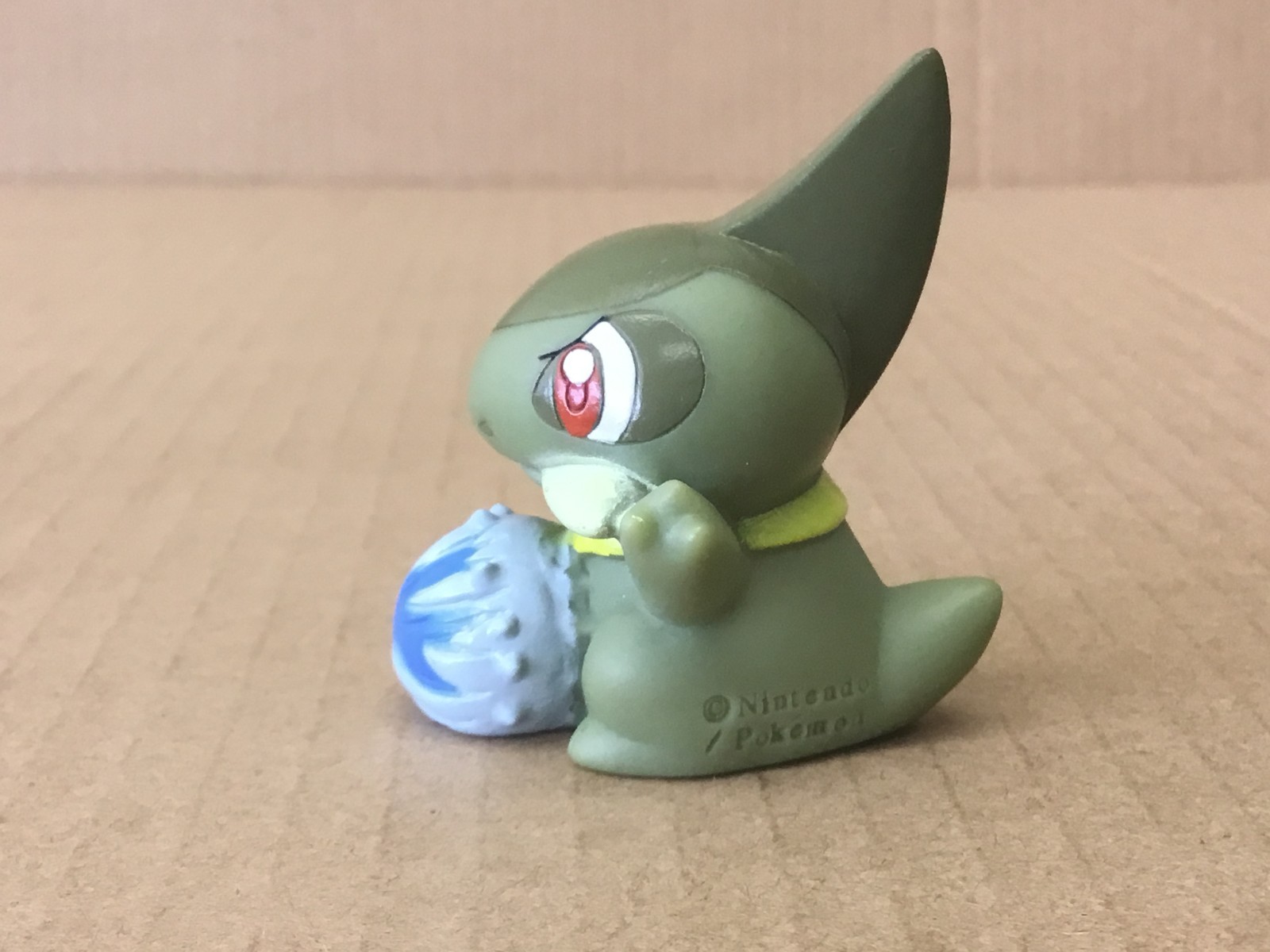 2012 Pokemon B&W Finger Puppet Mega Axew Figure Catch Them All Nintendo ...