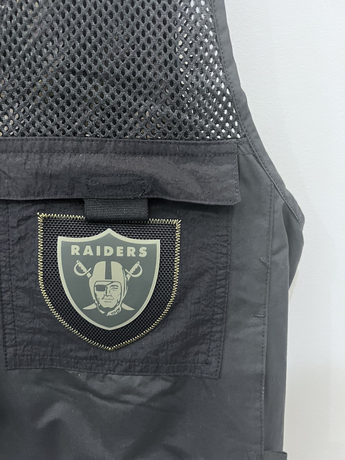 Nike Las Vegas Raiders Salute To Service Utility Vest Black/Camo NKE1 ...