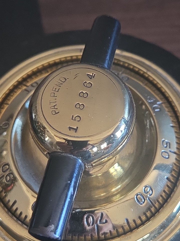 Antique Complete Safe Co. #4 Number Combination Dial Mechanism Demo ...