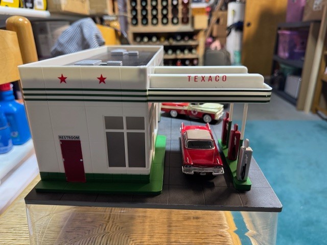 MENARDS O SCALE JOHNSONS TEXACO GAS STATION TRAIN BUILDING | eBay