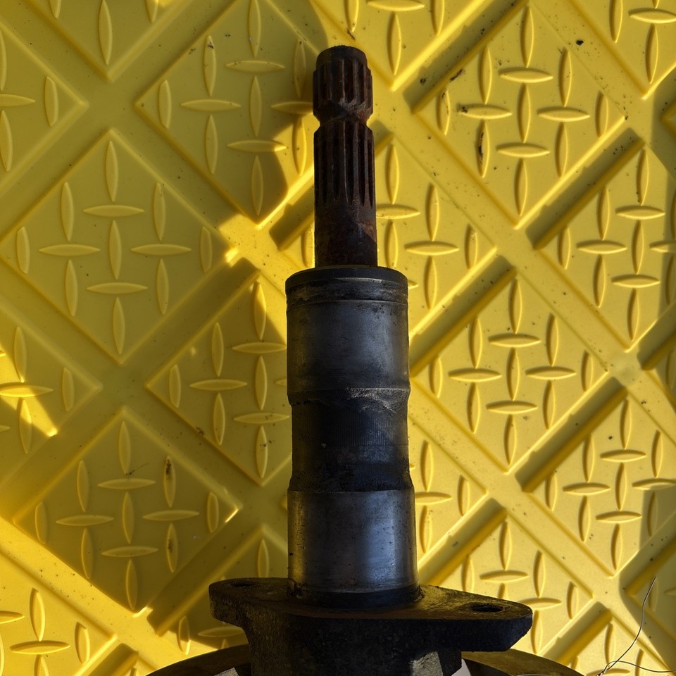 JOHN DEERE 400 420 430 AXLE PIVOT SHAFT Sheave AM35537 AM134143 AM35538 ...