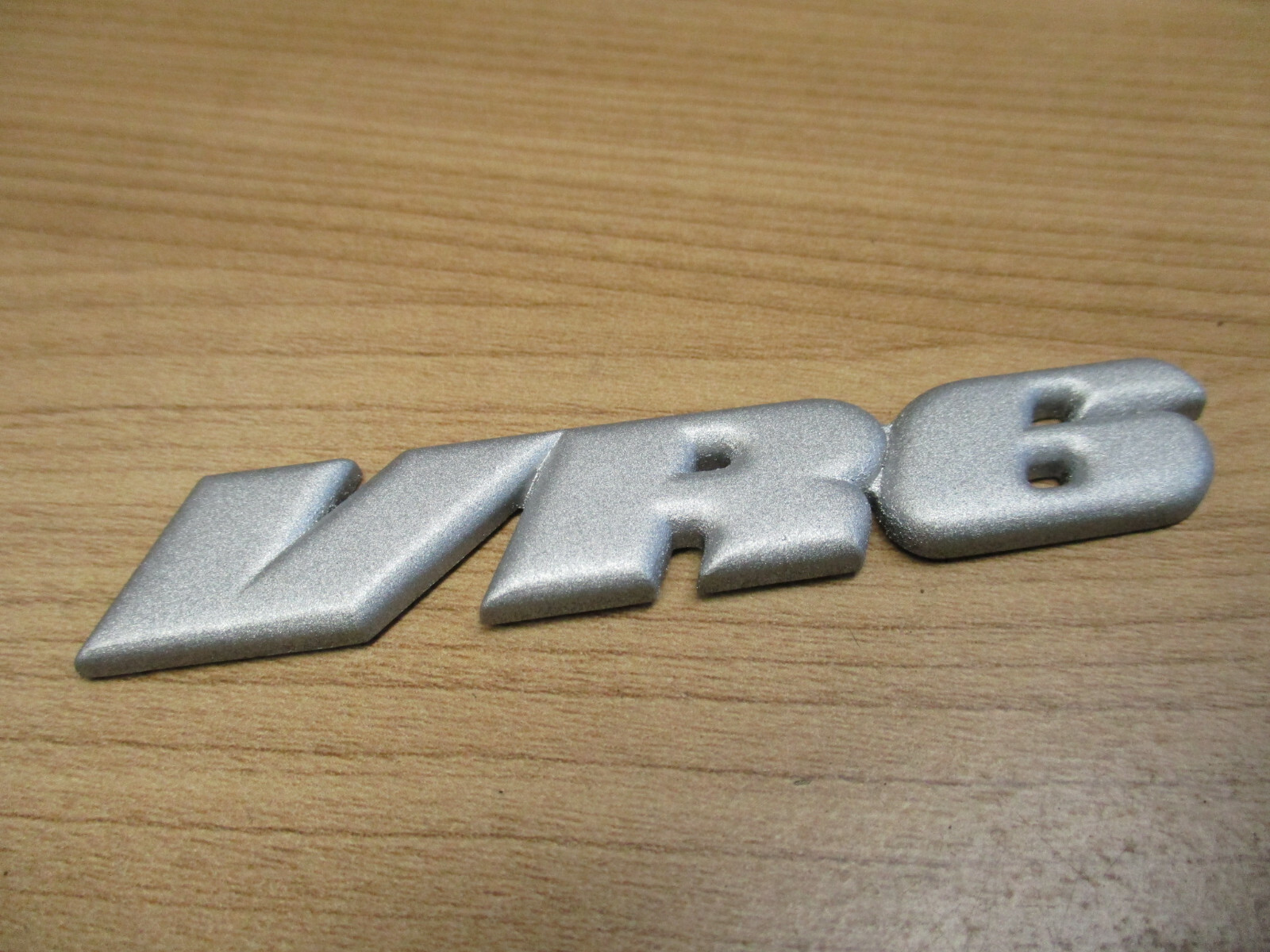 VR6 Emblem Logo VW Golf 3 Passat 35i CHROM Schriftzug 1H6853675A silber ...