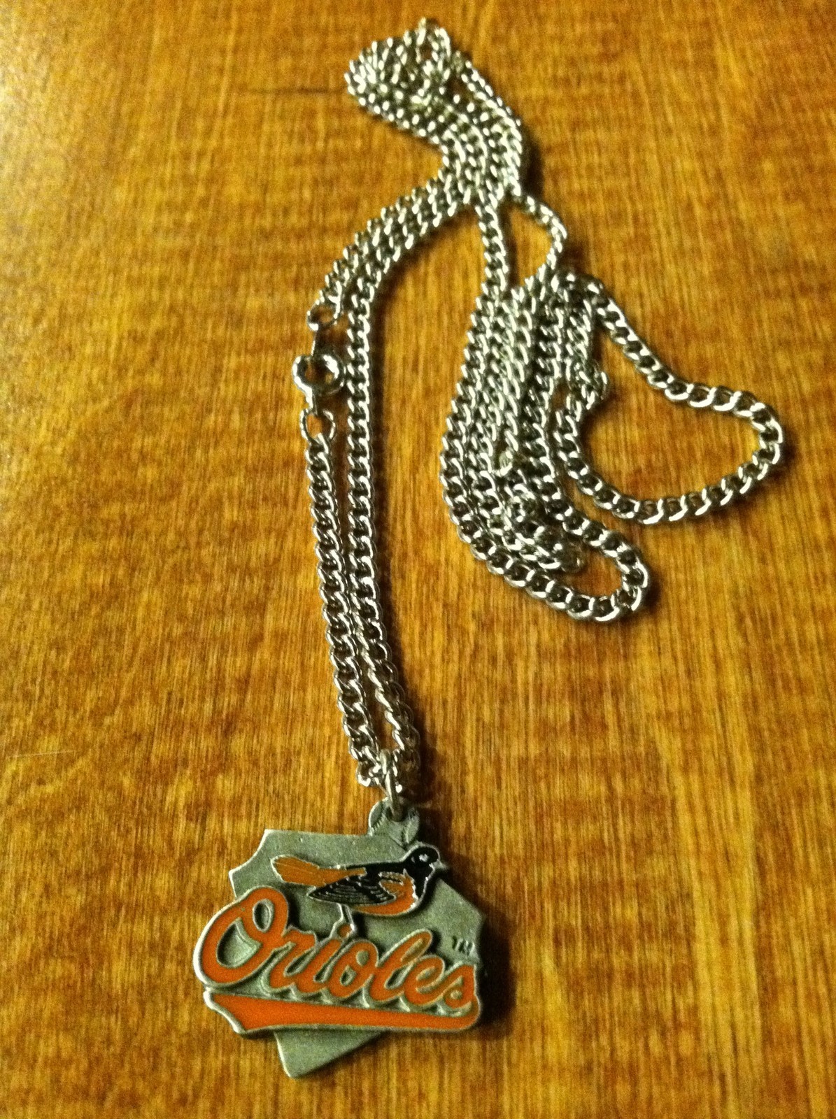 BALTIMORE ORIOLES PENDANT WITH CHAIN FROM MLB | eBay