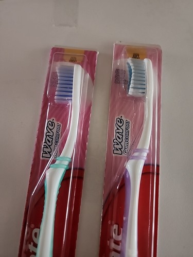 2 Colgate Wave Gum Comfort Toothbrush, Ultra Soft Lt Green, Purple ...