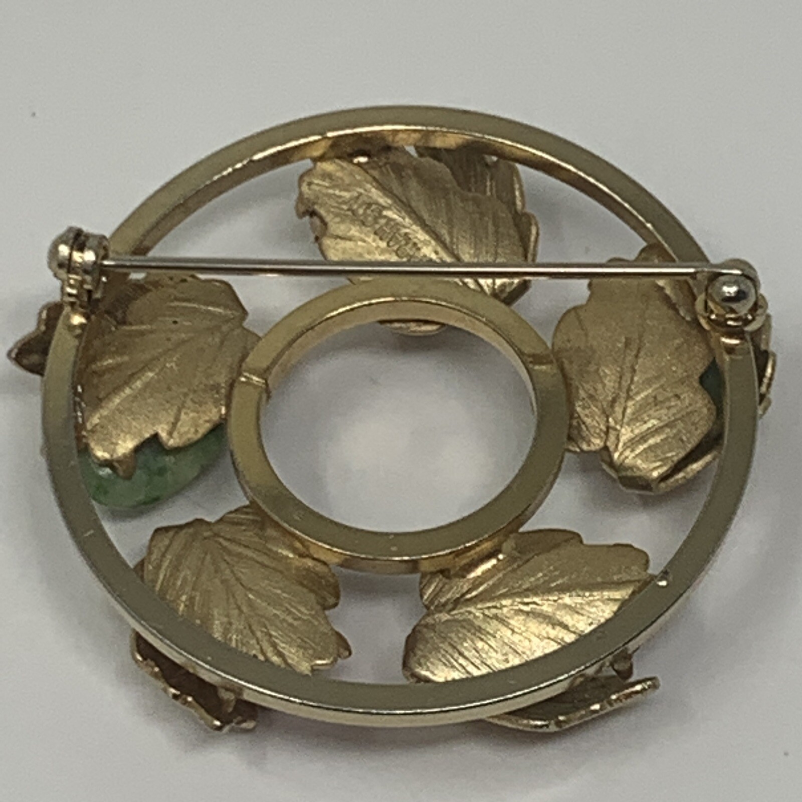 Vintage Sarah Coventry Circular Brooch with Leaves, S… - Gem
