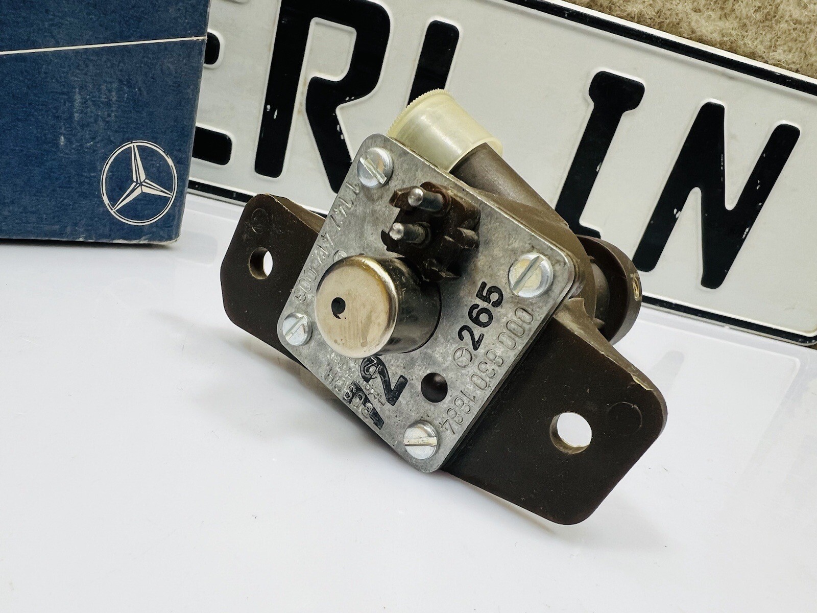 Mercedes Benz W126 Heater Control Valve A0008301884 Genuine NOS | eBay