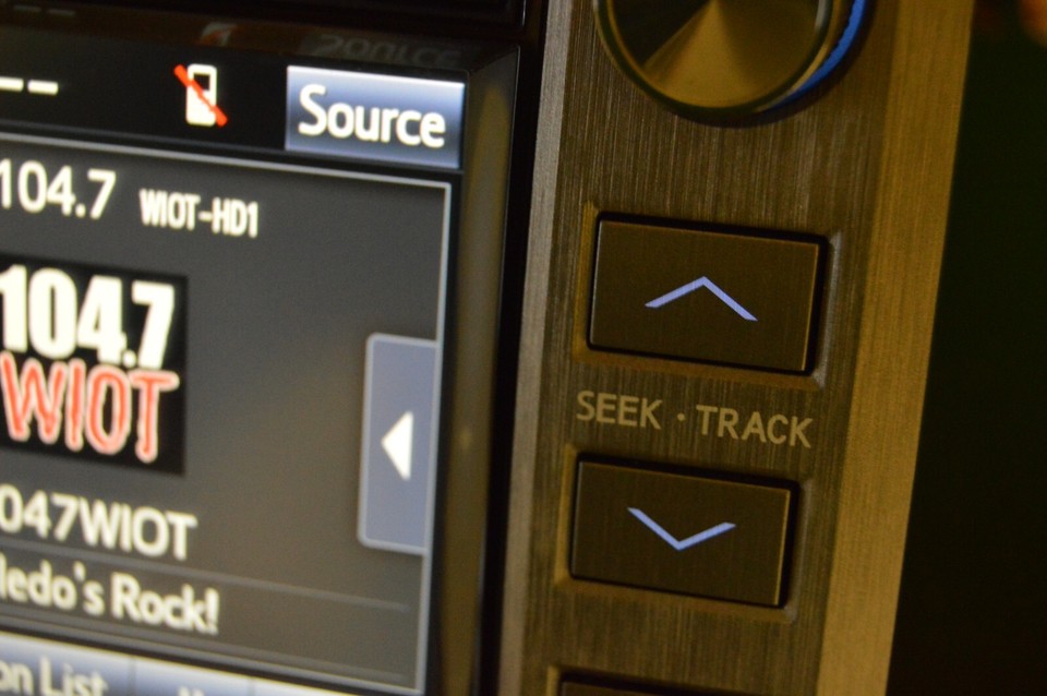 14-19 Toyota Tundra factory JBL Entune Nav CD player HD radio 510210 ...