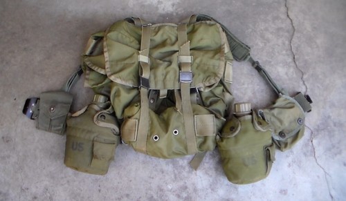 US Vietnam War to 1980s M56 Suspenders & M74 Alice Pack Backpack & M67 ...