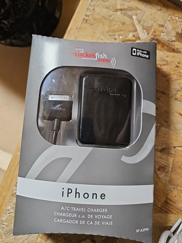 Rocketfish iPhone 3GS 3G AC Power Supply Adapter Charger RF-A2P90 New ...