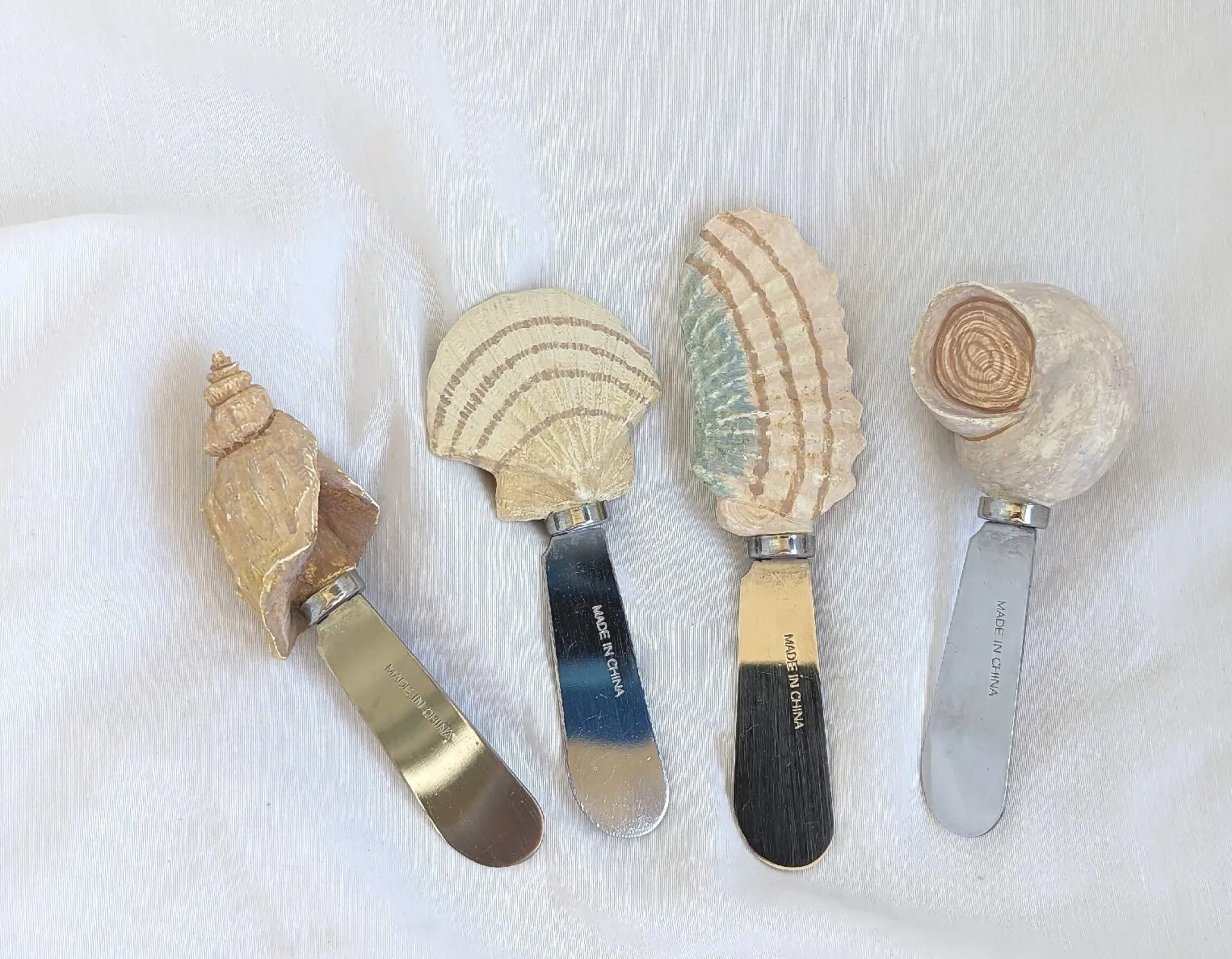 SEASHELL CHEESE & BUTTER SPREADERS 4 DIFFERENT SHELLS RESIN STAINLESS ...