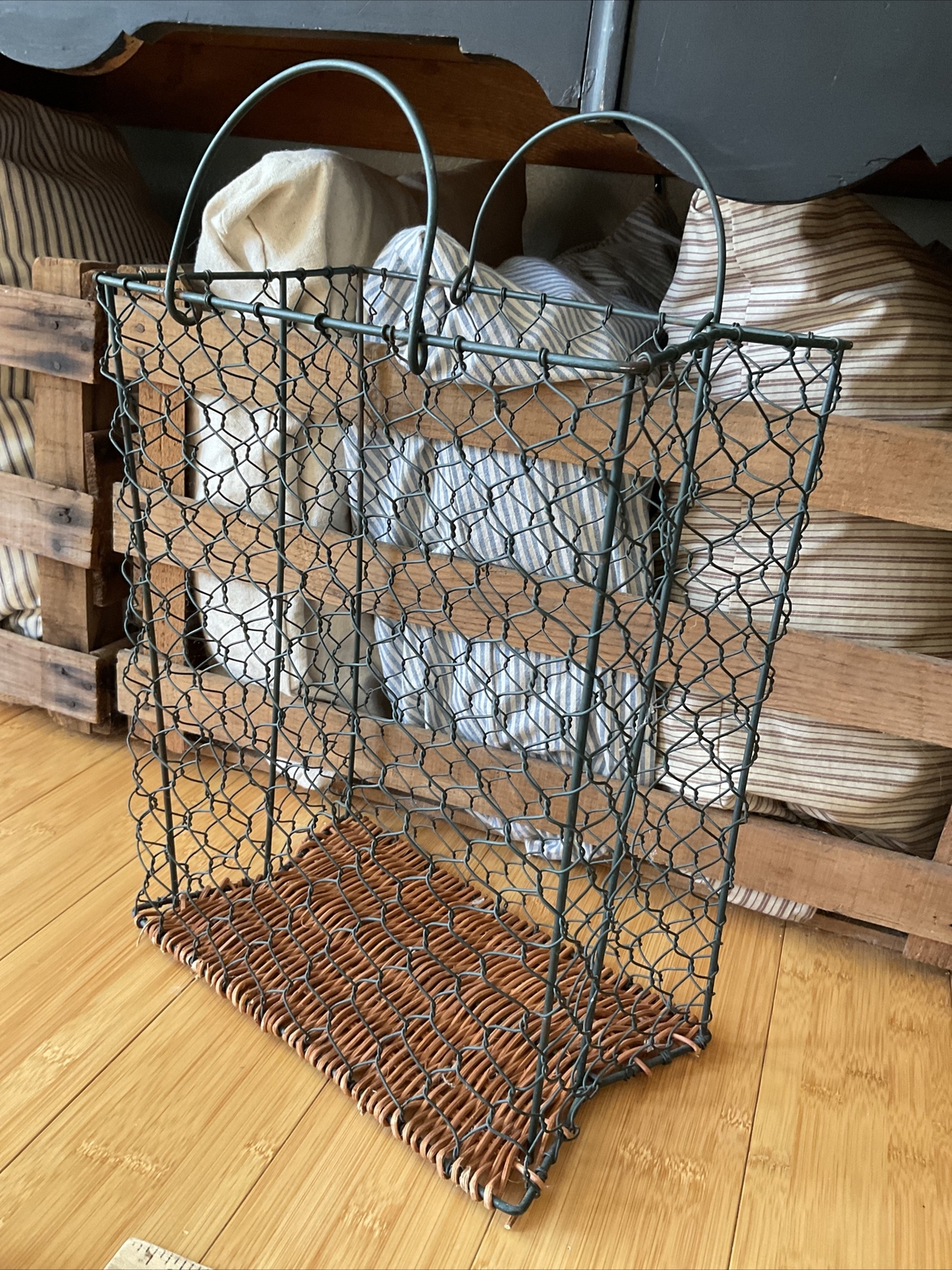 Vintage Chicken Wire Handbag Basket W/ Handles Woven Rattan Bottom ...