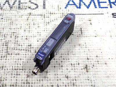 Keyence FS-V32CP Digital Fiber Optic Amplifier Sensor Expansion Unit ...